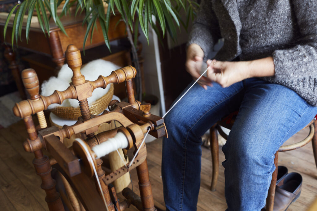 Spremljevalni dogodki Poklon volni: delavnica tkanja in srečanje predic ...